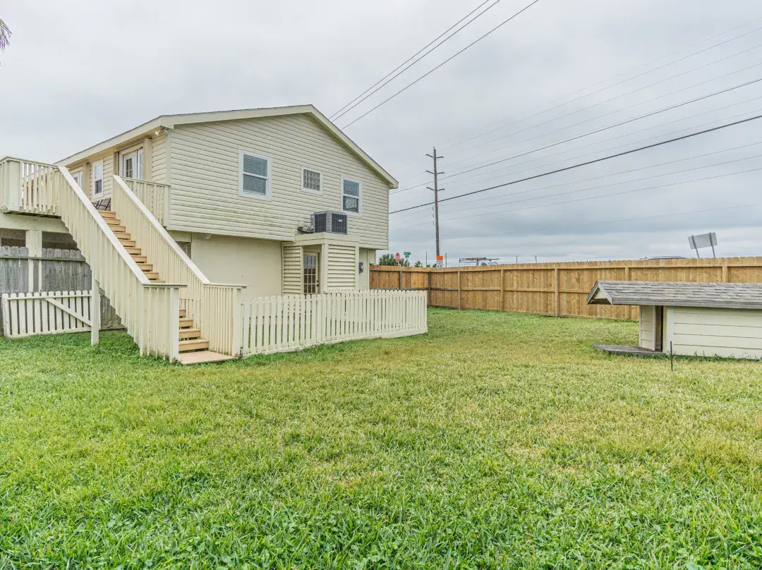 Amazing Deck And Outdoor Living - Stunning Beachfront Retreat - Galveston, TX