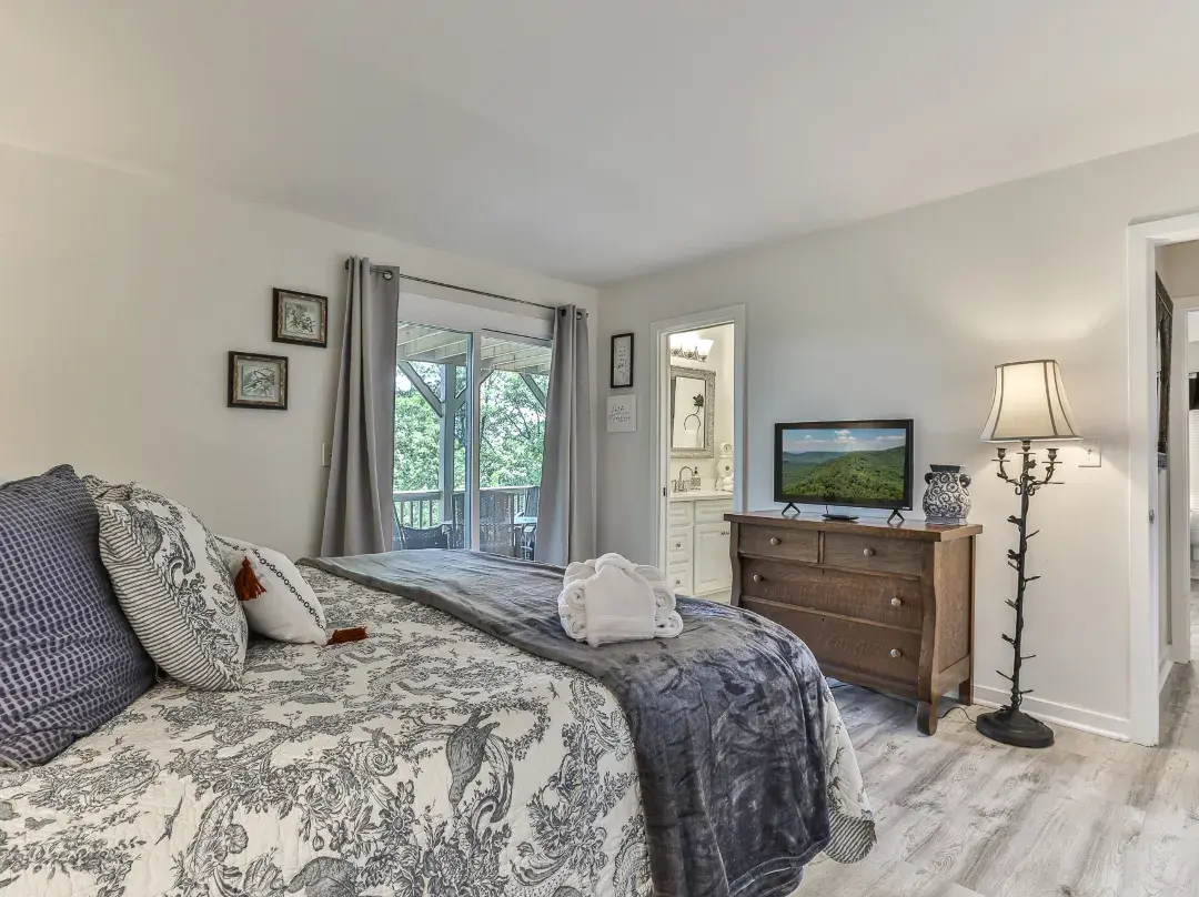 Breathtaking Mountain Vistas And Cozy Living Space - Exquisite Retreat - Jasper, GA