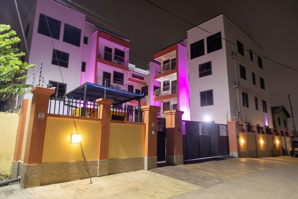 Executive Two Bedroom Apartment In Accra - 아크라