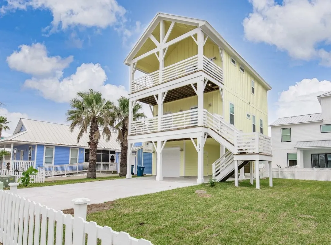 Mr225 Pet Friendly Beach Home W Golf Cart Included - Port Aransas, TX