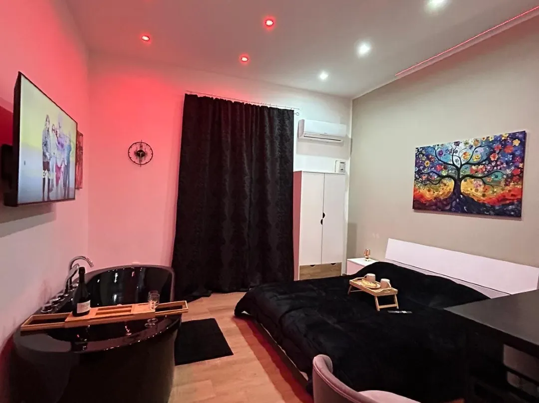 Di 25 M² Con 1 Camera E 1 Bagno Privato In Zona Area Lungomare - Palerme