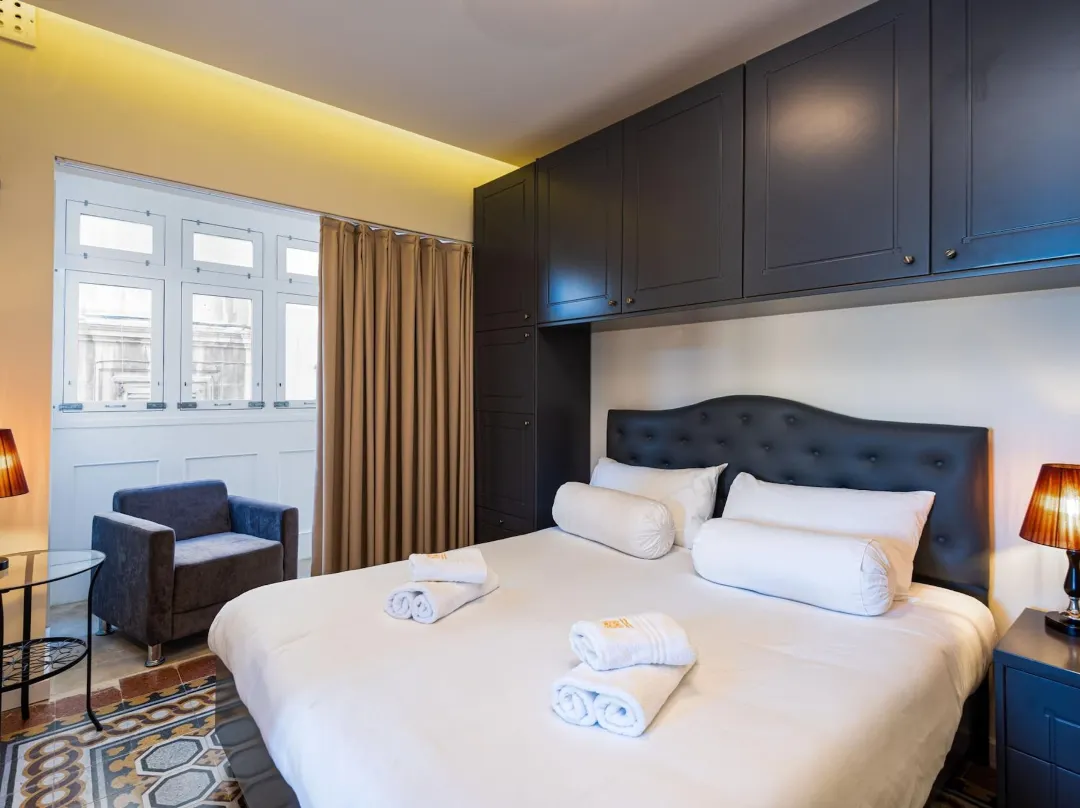 Independence Olive- 1 Bedroom - Square Sea View - Valletta