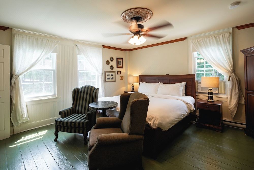 Lee Farm Inn - Derby, VT