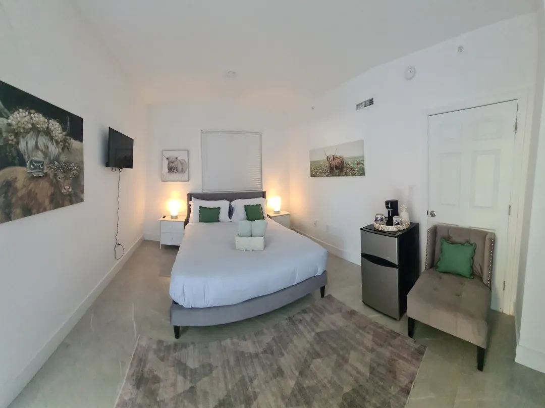 Atrium Hostel Design District - Miami Beach, FL