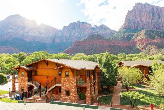 Zion National Park Shuttle Guide (2026): Schedule, Route, and Tips ...