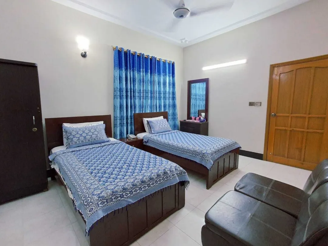 Cosy Inn Near Millennium Mall - Karachi