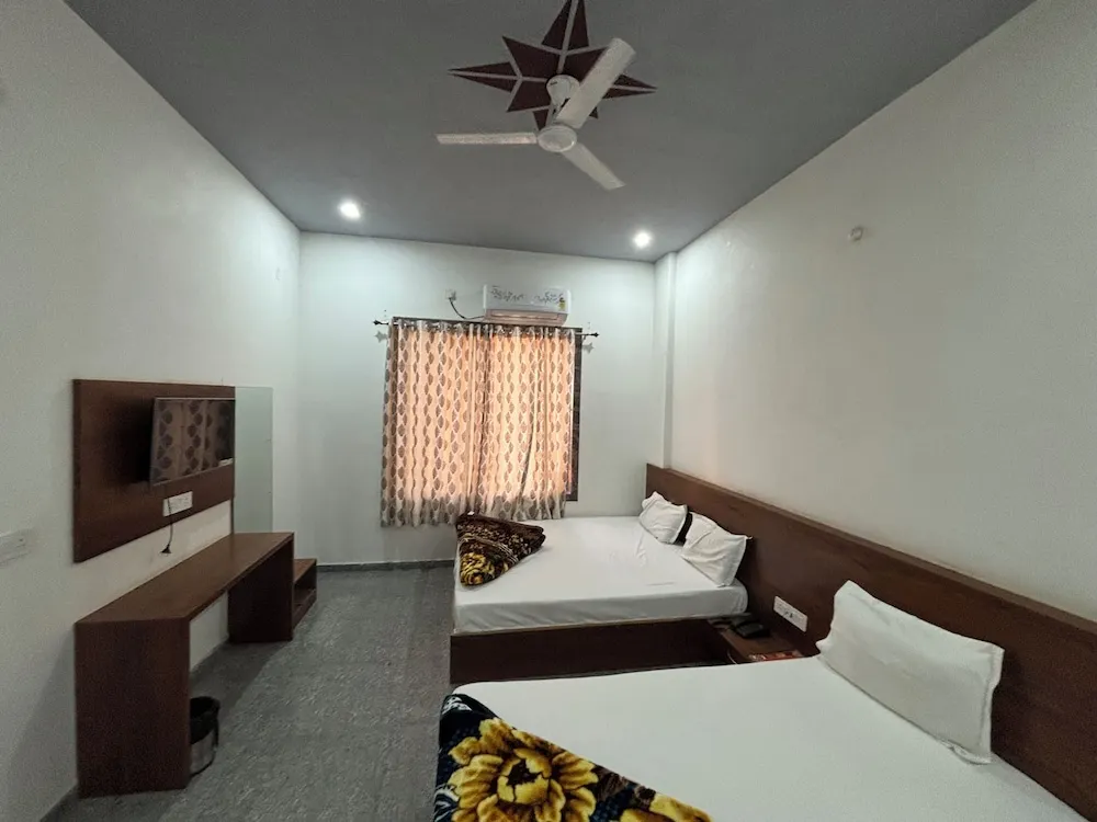 Hotel Ishwar Palace - Khatu