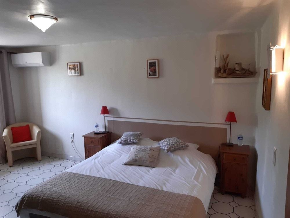 Le Vieux Platane - Vaucluse
