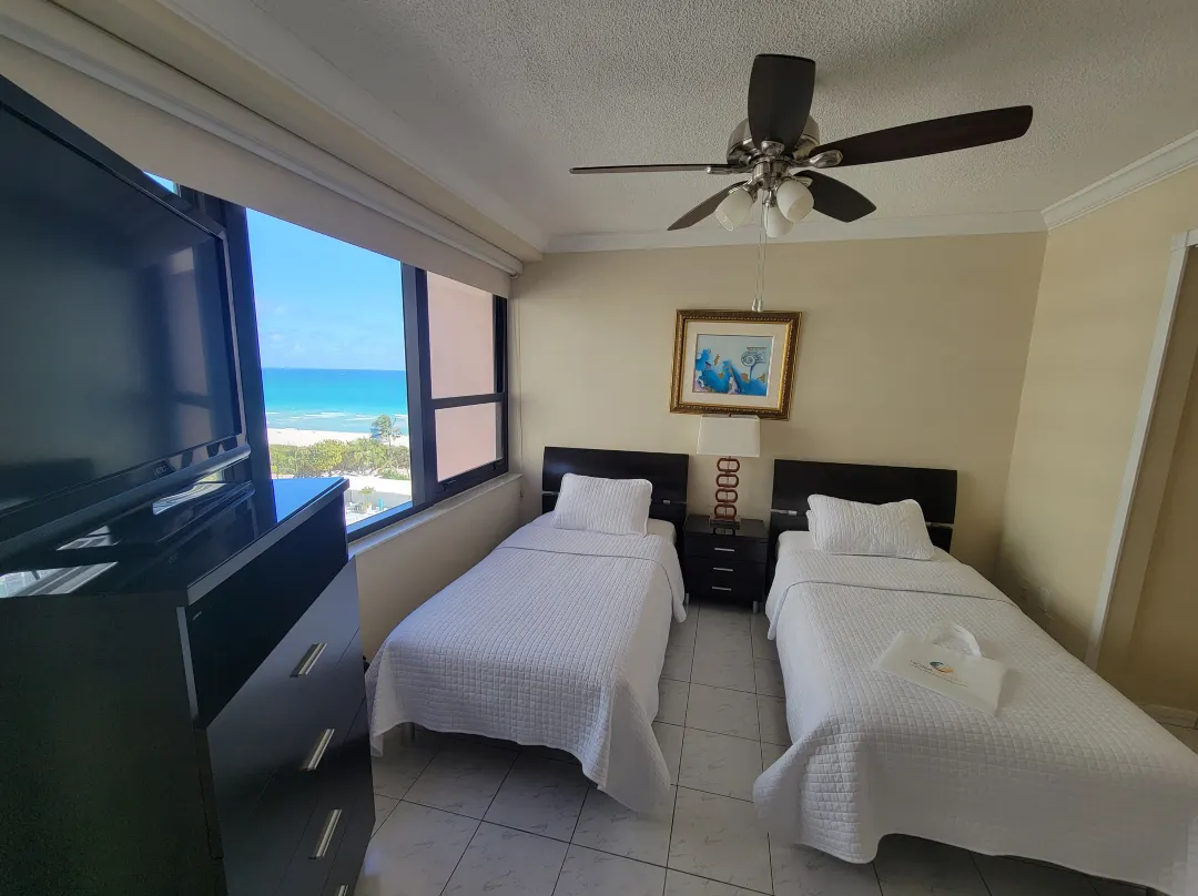 Classic 2 Bedroom With Balcony And Pool - 1010 - Miami Beach, FL