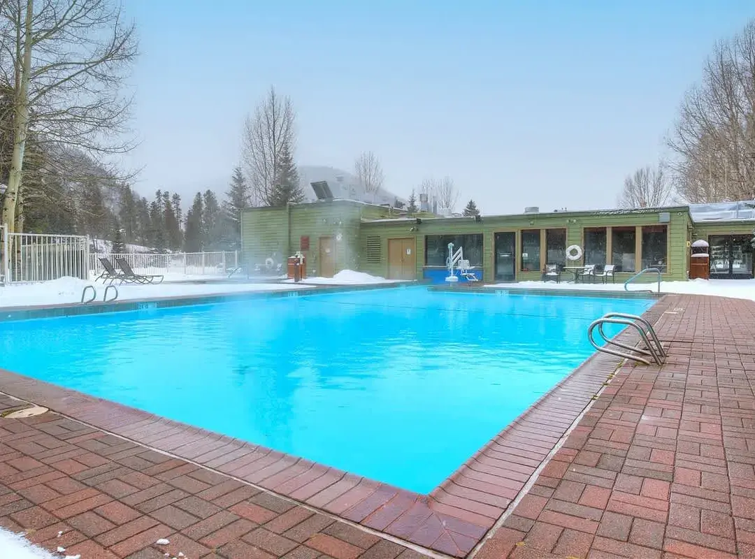 Resort Amenities And Scenic Surroundings - Stunning Lake View Retreat - 키스톤