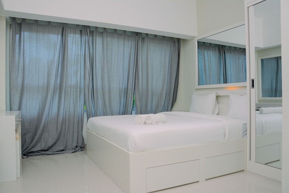 Studio Apartment With Garden View At The Springlake View Summarecon - Bekasi