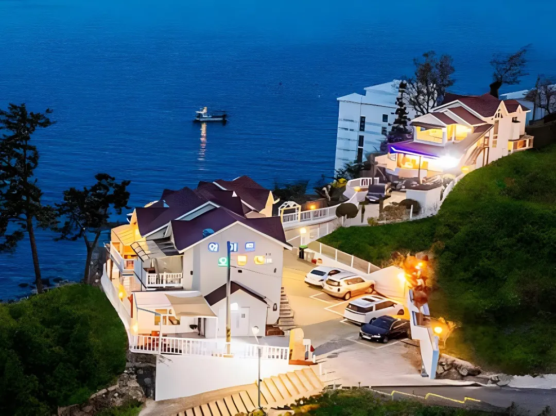 White O - Tongyeong-si