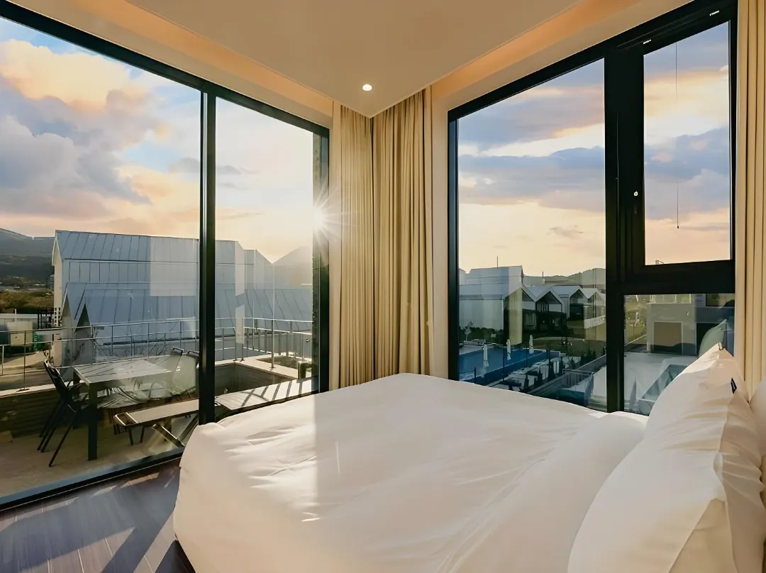 Grey Sunset Poolviila - Gyeongju-si