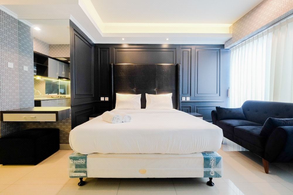 Fabulous Studio Grand Kamala Lagoon Apartment - Bekasi