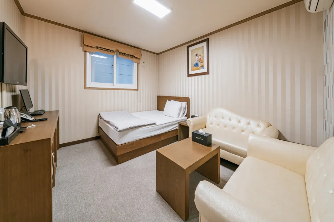Road Hotel In Wonpyeong-dong, Gumi - 형곡1동