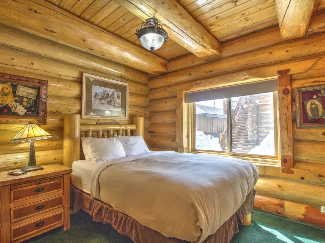 Hibernation Station - West Yellowstone