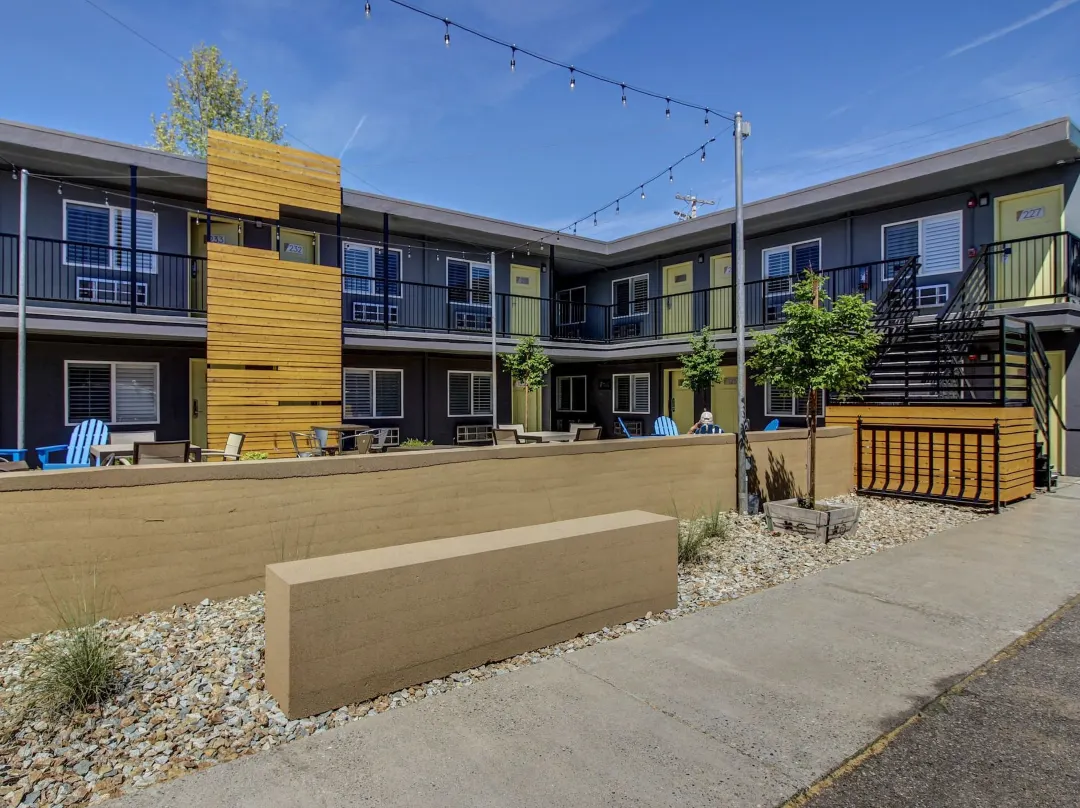 Americana Modern Hotel - California