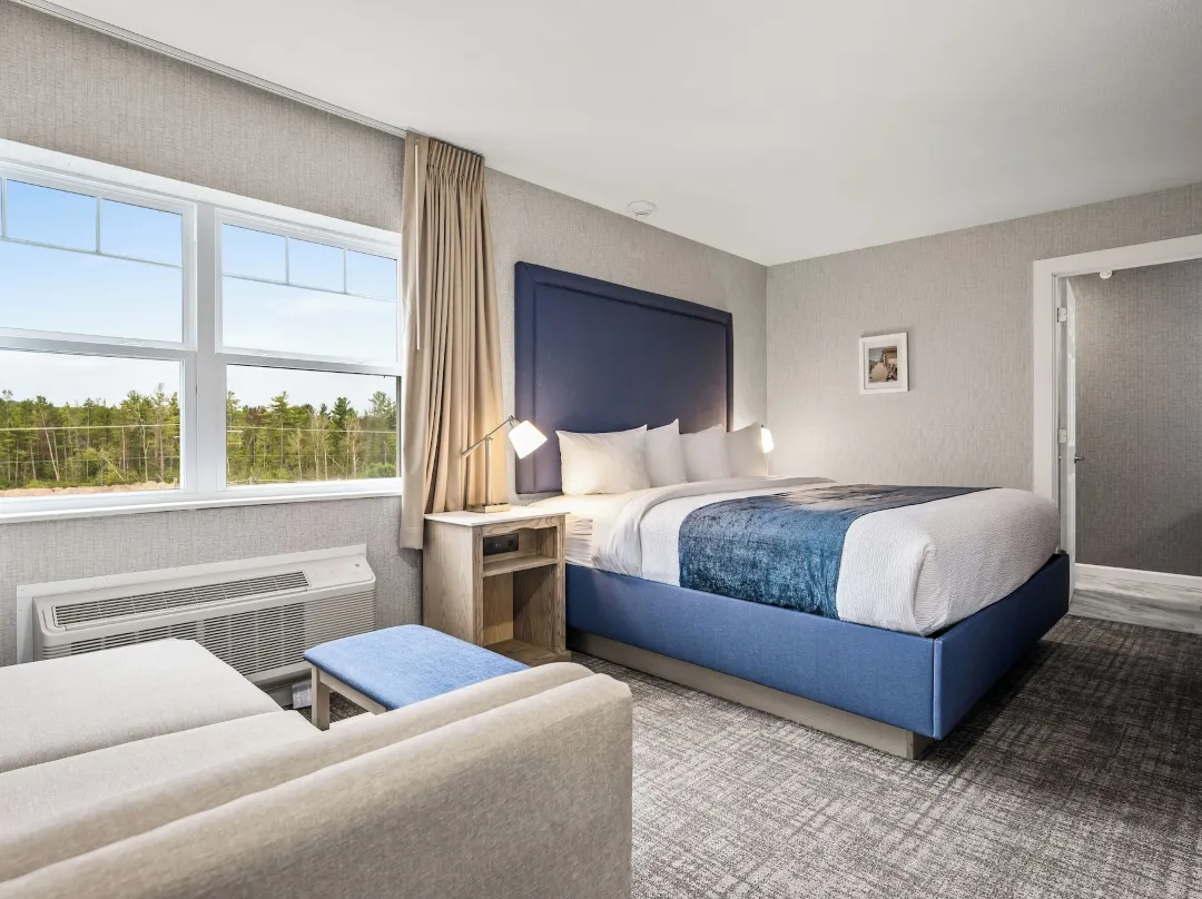 Alexandra Inn - Traverse City, MI