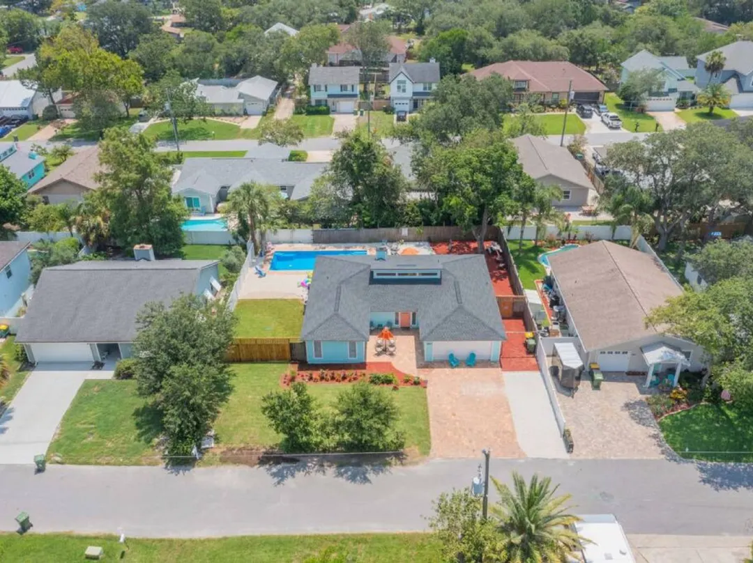 Heated Saltwater Pool And Tranquil Neighborhood - Stunning Retreat - Jacksonville Beach, FL