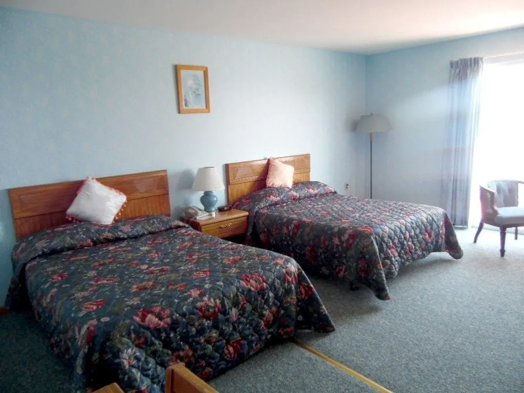 Redclyffe Shore Motor Inn - Maine
