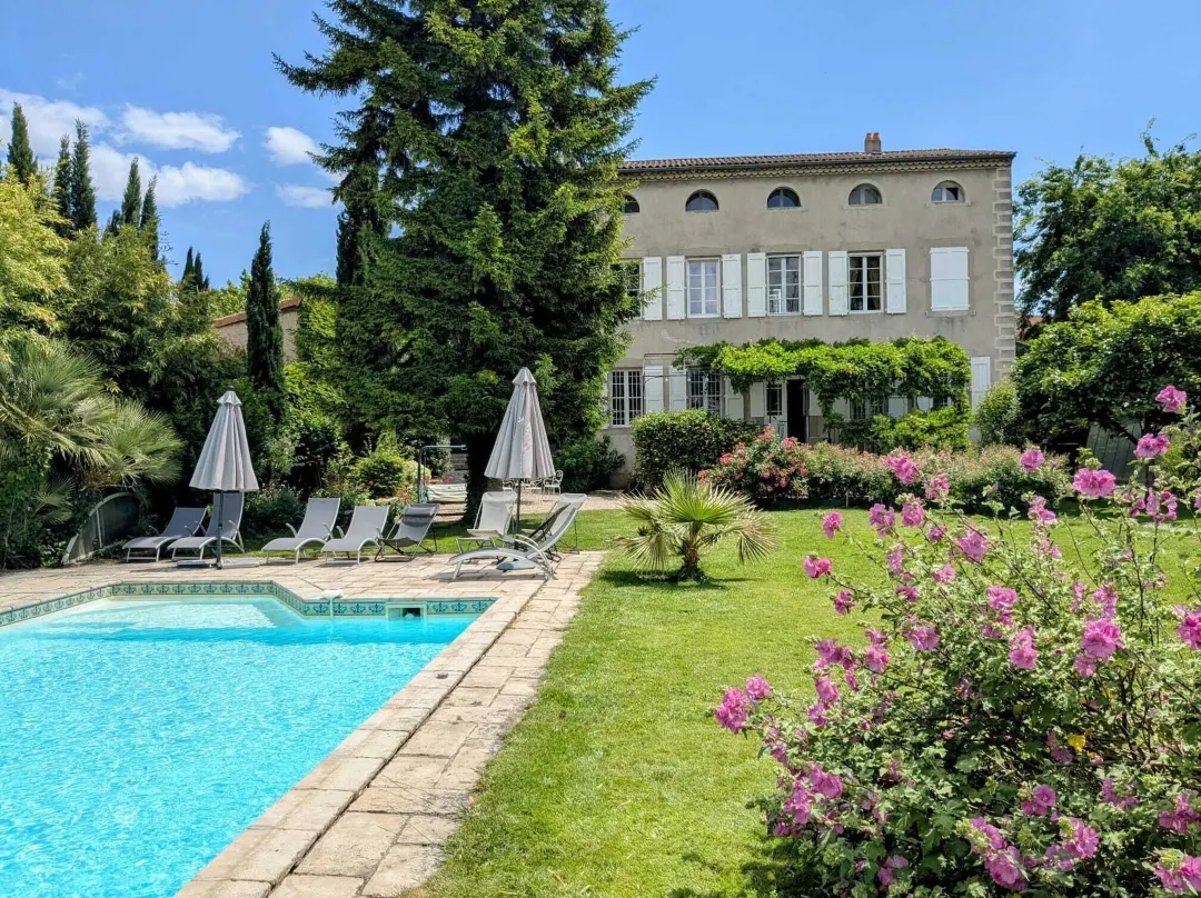 Villa Rhôna: Location Vacances, Chambres D'hôtes, Maison Grande Capacité Avec Piscine Sauna, Séminaire Accueil Velo 26 Drôme - Drôme