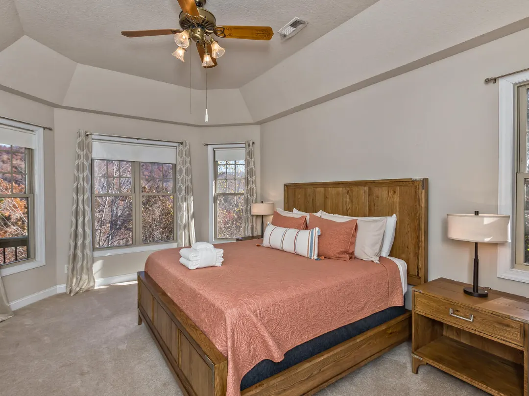 Community Beach, Pool, Golf, Spa And More - Charming Highland Haven - Chimney Rock, NC