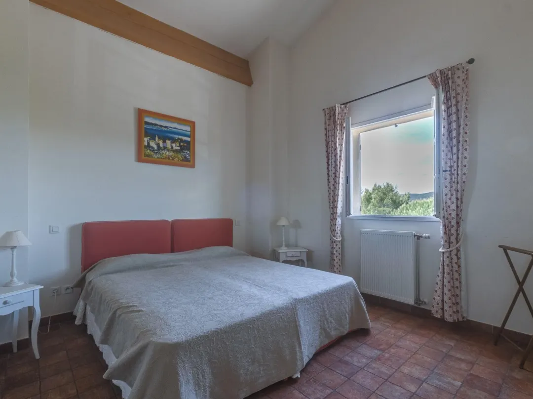 Relaxing La Motte Hideaway For A Group - Var
