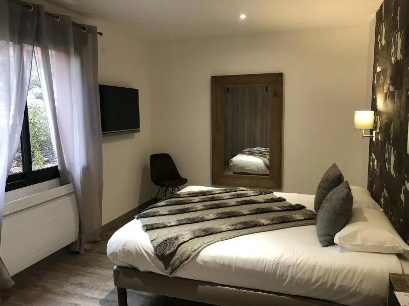 Logis Hotel Burnichon - Rhône