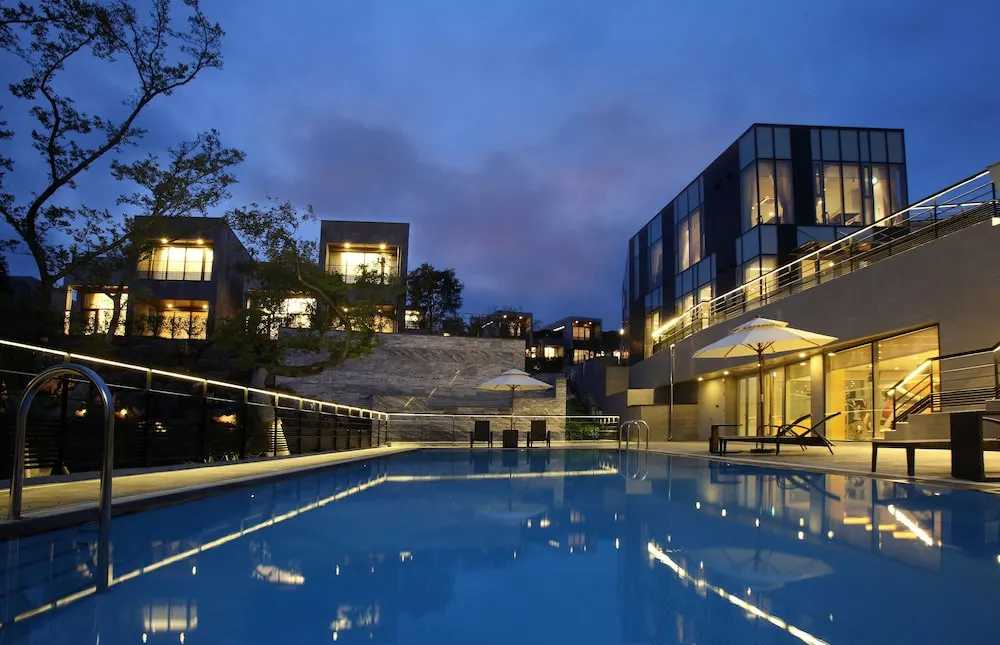 Resort Jeju Artvillas - Jeju
