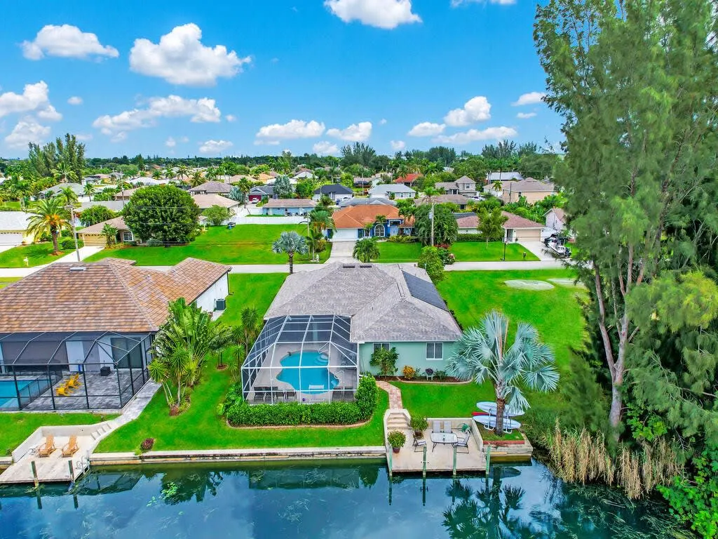 Waterfront Views And Heated Pool - Stunning Paradise Retreat - Cape Coral, FL