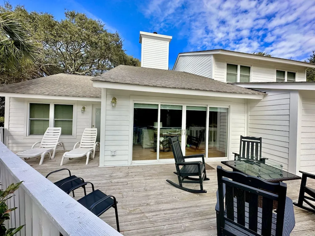 Coastal Retreat With Beach Path Access - Stylish Modern Getaway - Mount Pleasant, SC