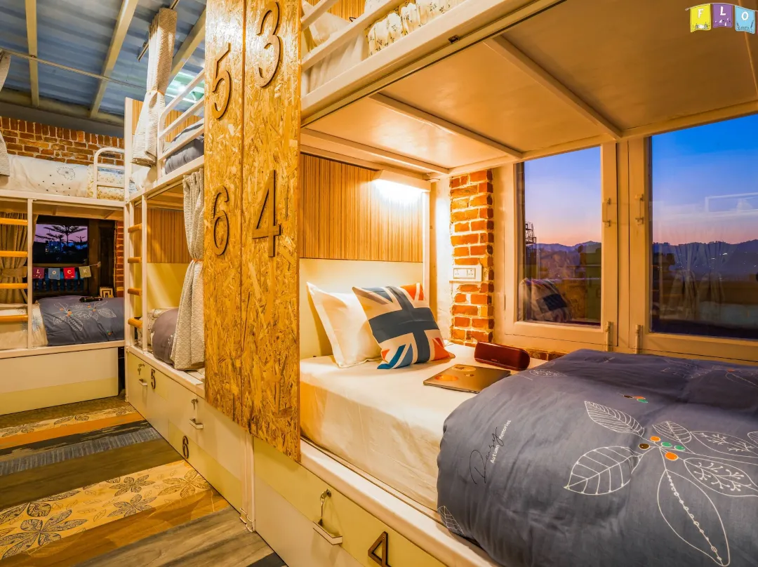 Flock Kathmandu - Katmandú