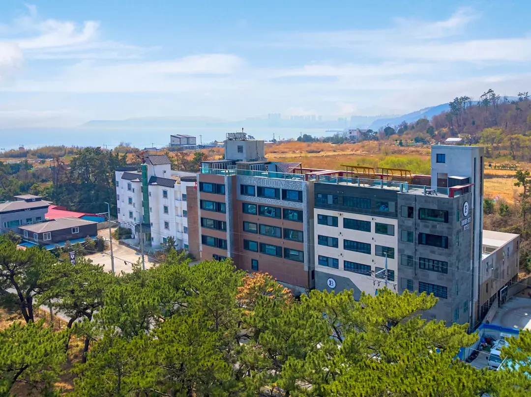 From H Brown Dot Hotel Gyeongju Yangnam - Gyeongju-si