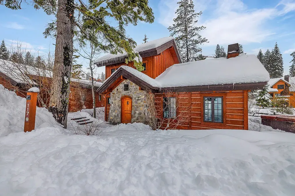 Charming Mountain Retreat With Hot Tub - Cozy Ski In/out Escape - Tamarack Ski Resort, ID