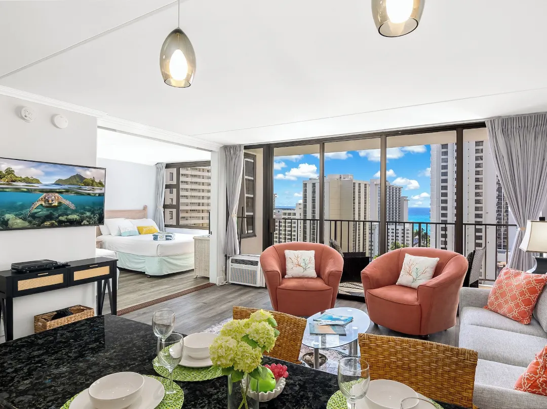 Remodeled 1br Near Waikiki Beach With Free Parking! - Honolulu, HI
