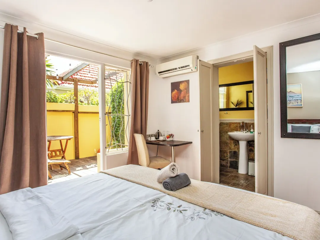 Tom's Guest House - Cape Town