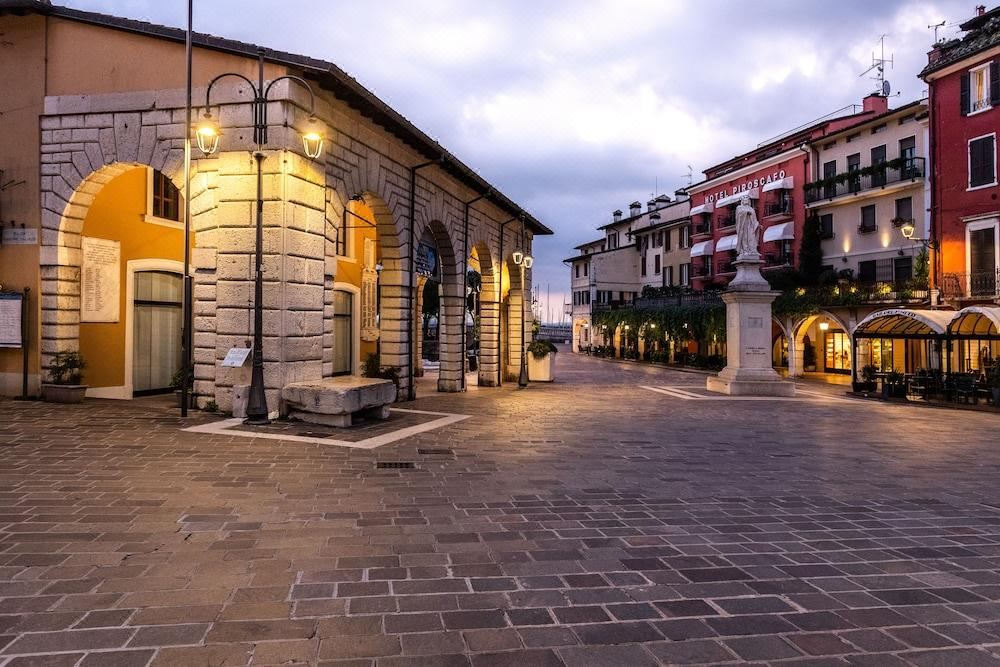 The Flowers Apartments 1 - Desenzano del Garda