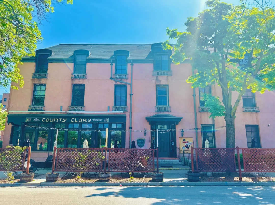 County Clare Irish Hotel & Pub - Milwaukee, WI