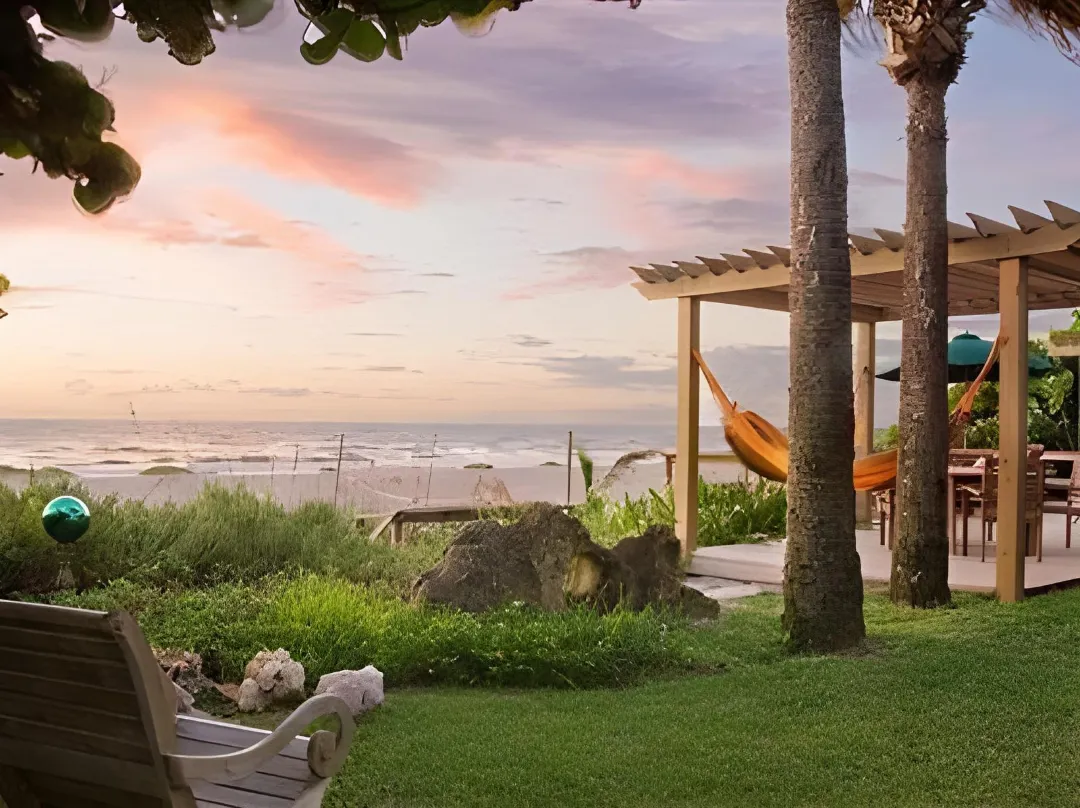 Beach Place Guesthouses - Cocoa Beach, FL