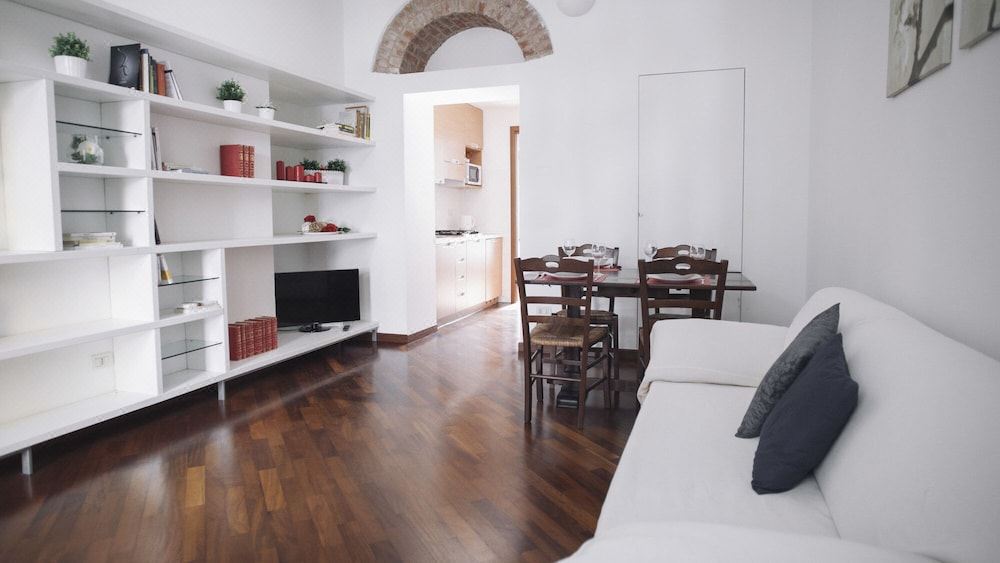 Mi-giur17a1 - Giulio Romano 17 - Milan