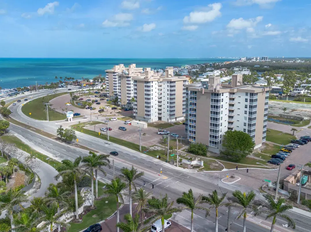 Breathtaking Bay Views And Beach Access - Stunning Coastal Haven - Bonita Springs, FL
