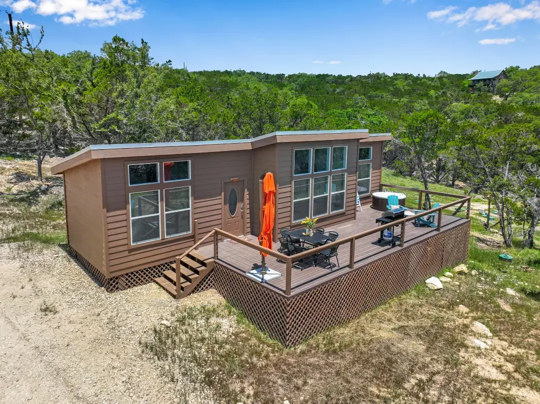 Luxury Cabin With Stunning Views And Tranquil Deck - Exquisite Retreat - Wimberley, TX