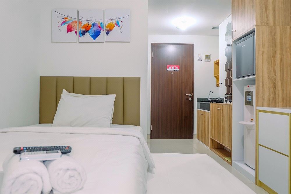 Simply And Homey Studio Transpark Cibubur Apartment - Cibubur