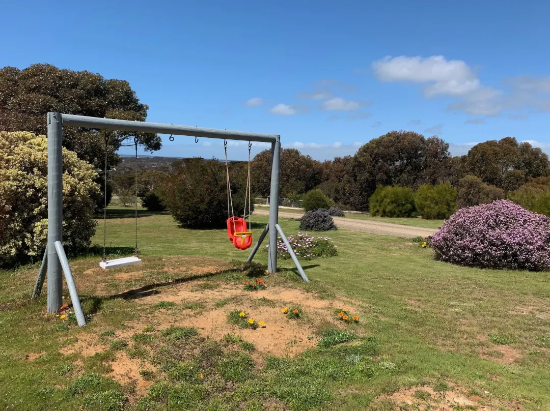 Emu Bay Holiday Homes - Kangaroo Island