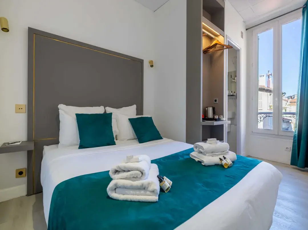 Hotel Avaton - Cozy Bedrooms - Cannes Palais - French Riviera