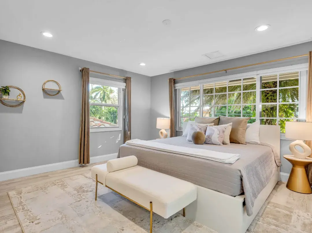 Heated Pool And Canal Views - Exquisite Coastal Haven - Fort Lauderdale, FL