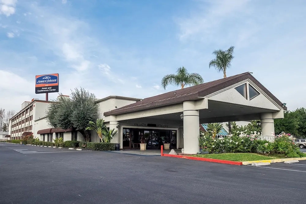 Wyndham Anaheim Park - 