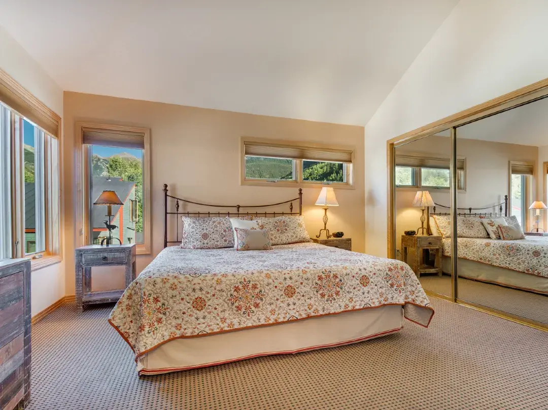 Outdoor Hot Tub, Swimming Pool And Deck Views - Amazing Scenic Haven - Telluride, CO