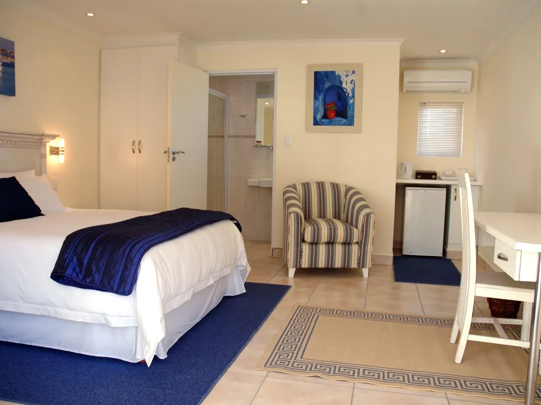 Santorini Guesthouse - East London