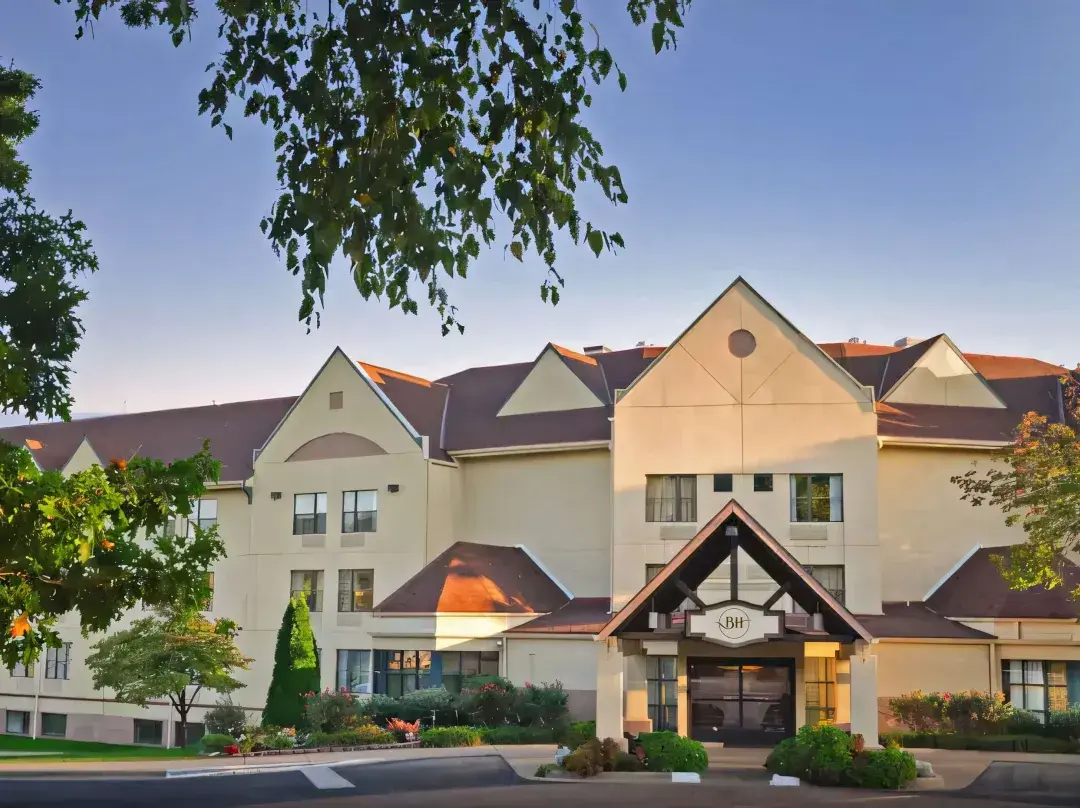 The Branson Hillside Hotel - Branson, MO
